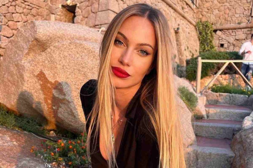 Taylor Mega senza reggiseno: trasparenza meravigliosa (FOTO)